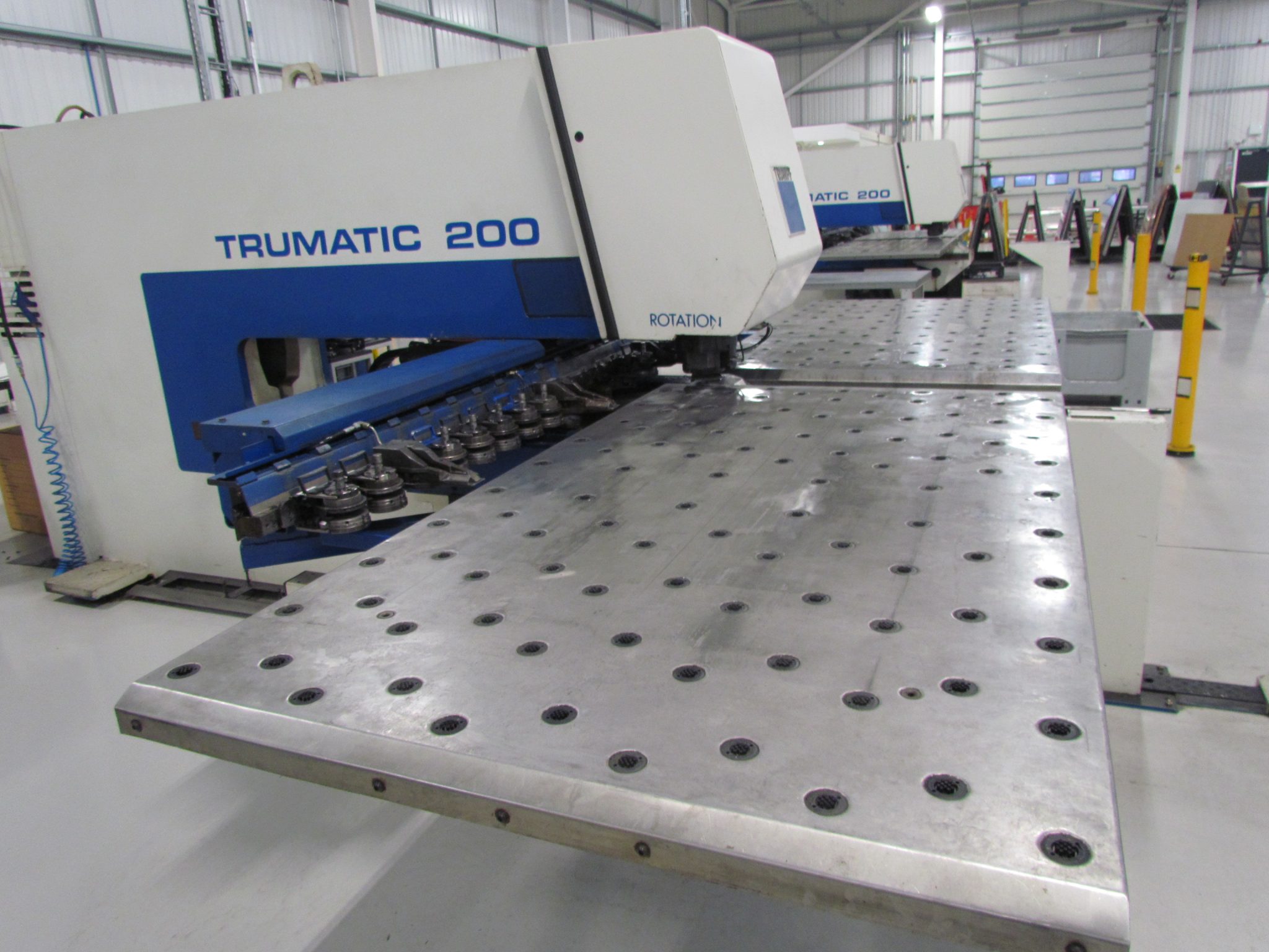 Used Trumpf model TC200R CNC PUNCHING & NIBBLING MACHINE YEAR 1995 ...